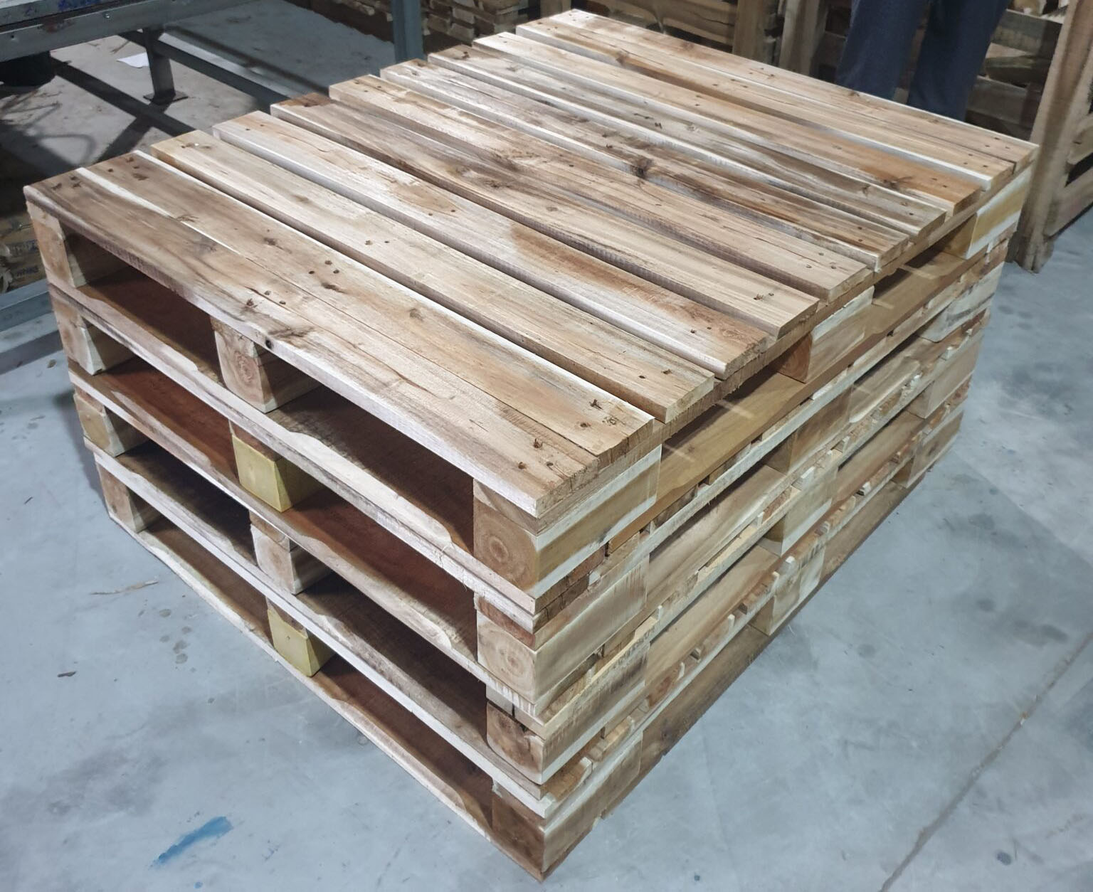 Pallet Gỗ – Bao bì Quang Anh – Xưởng bao bì Carton, Hộp Ship Cod